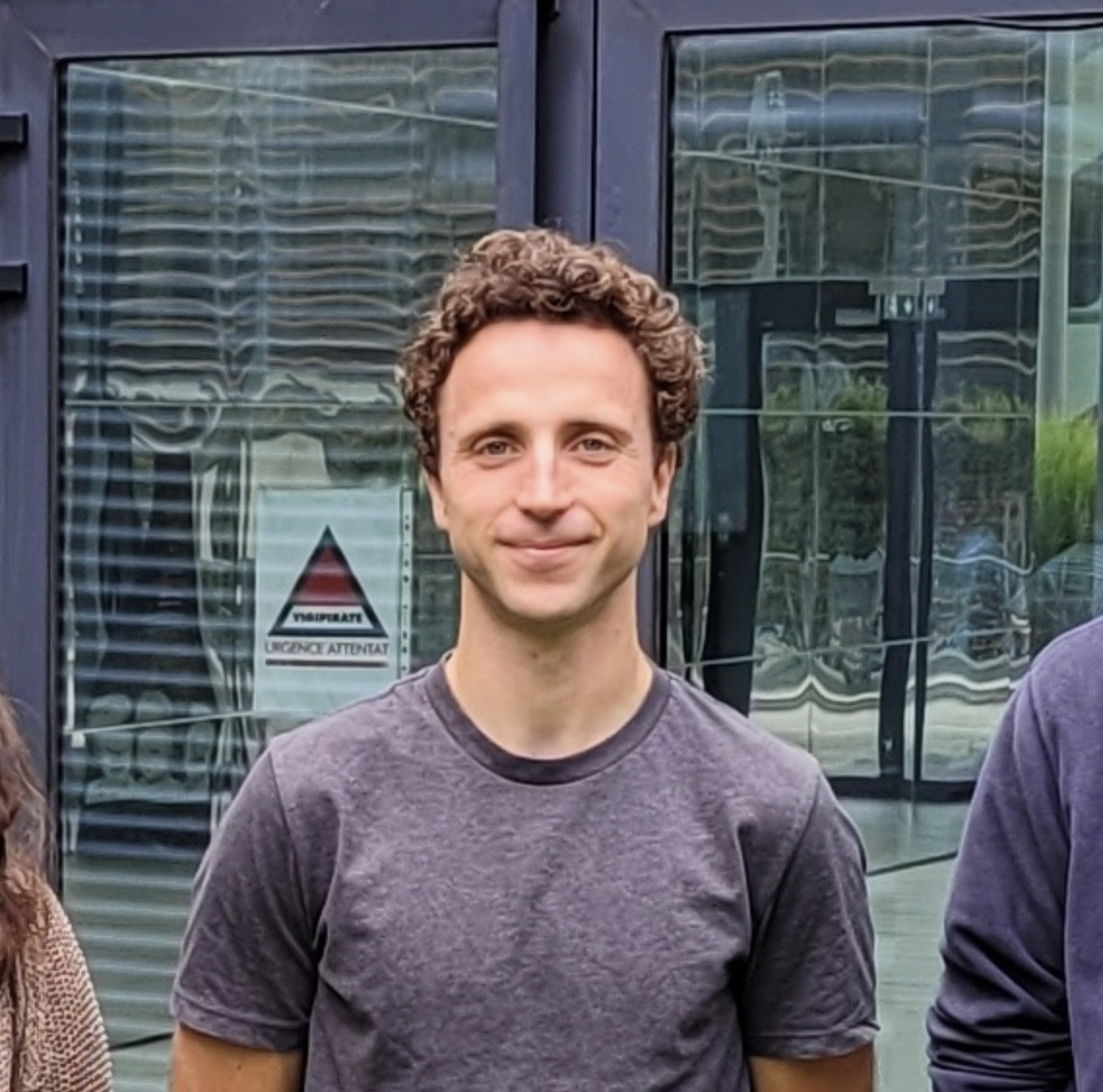 Igor Ferrier-Barbut reçoit la médaille de bronze du CNRS 2025 ...